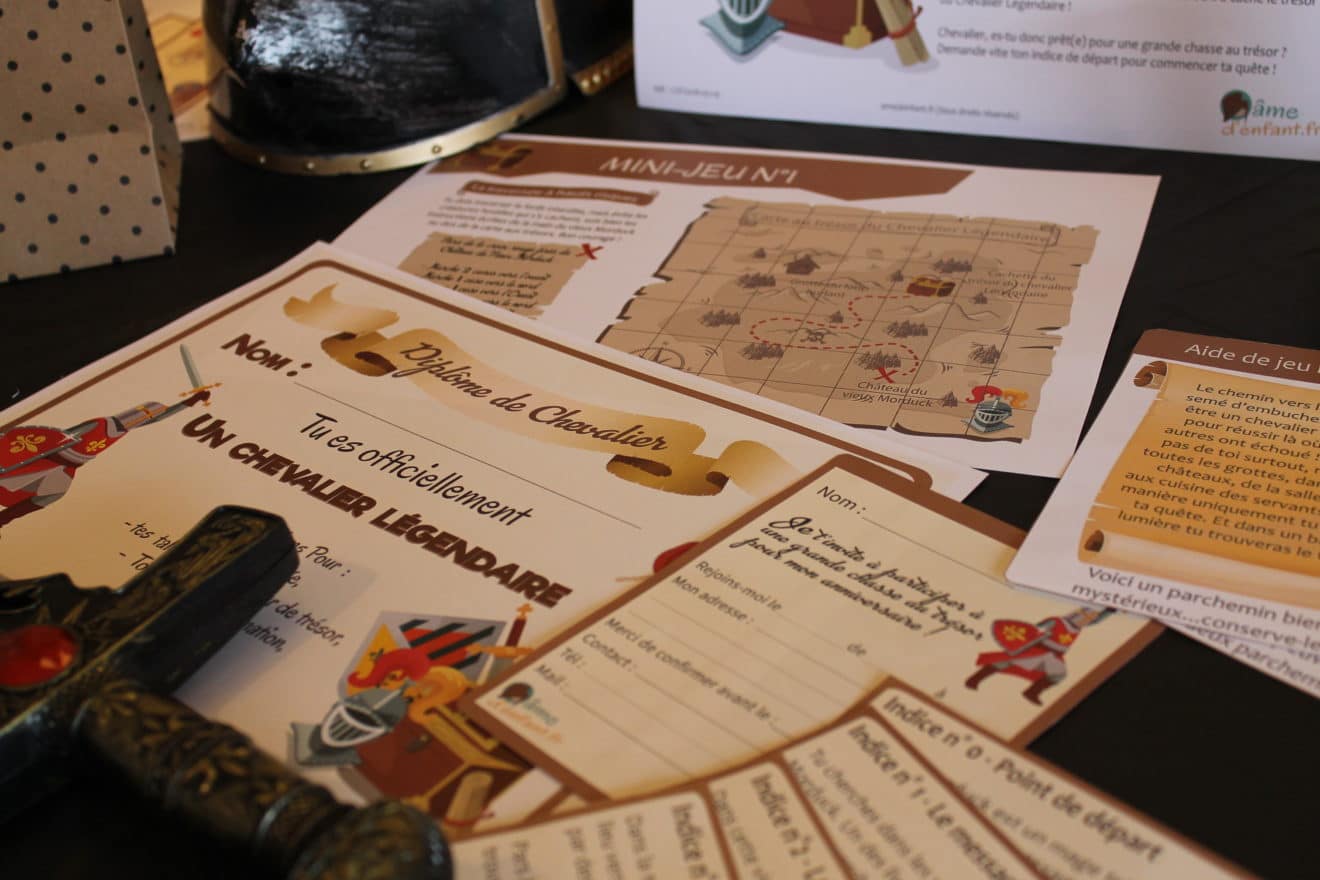 Chasse au trésor à l'intérieur pour les enfants